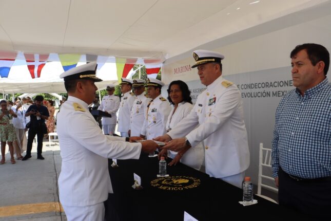Ascienden de grado 271 elementos de la Décima Segunda Región Naval con ...